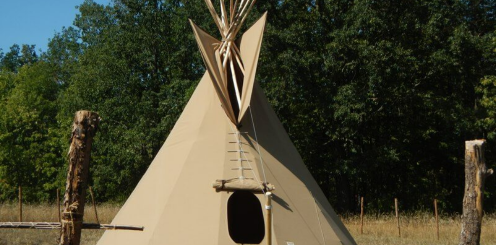 Imposante Tipi tent reserveren - Friends²Camp